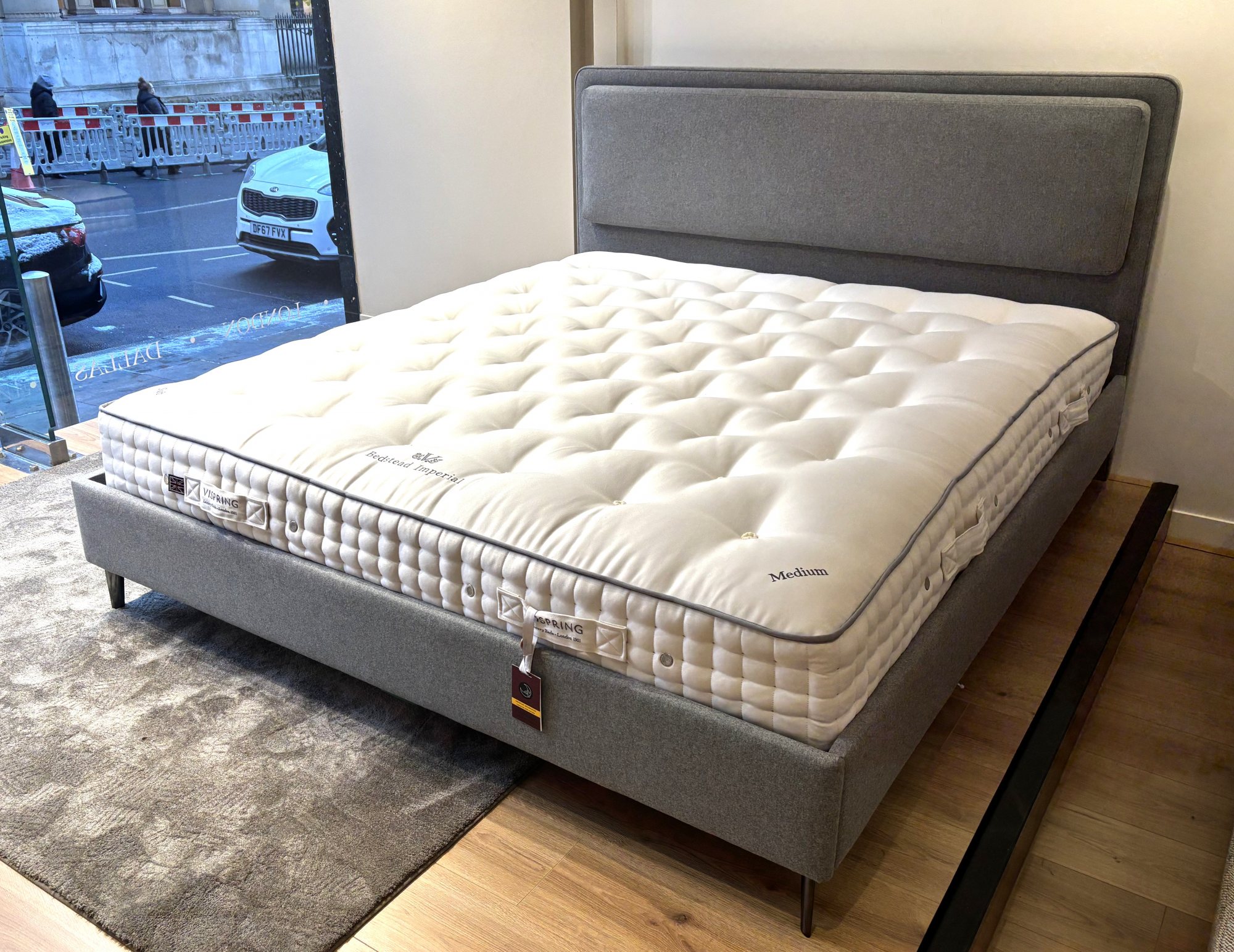 Vispring Charlotte Bedstead & Imperial Mattress - Super King Size - Ex ...