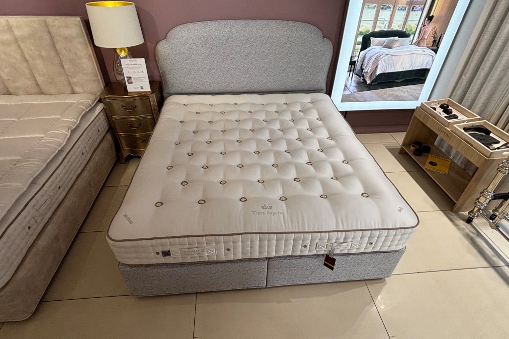 Vispring Tiara Superb Divan Set with Moncorvo Headboard - Ex Display ...